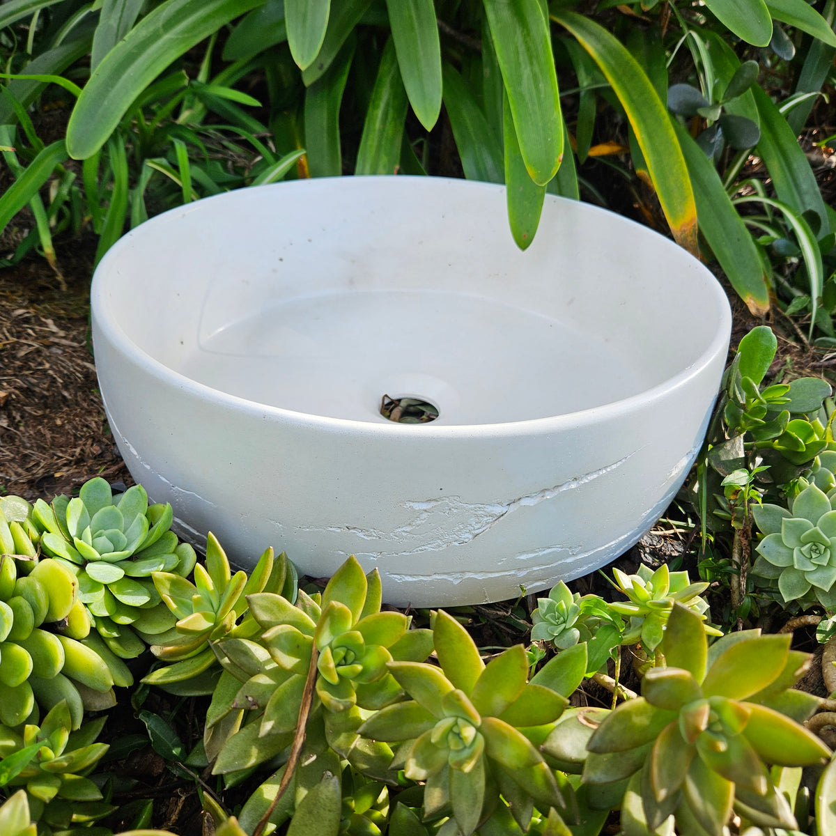 Kröna Raw – Curated Concrete & Steel